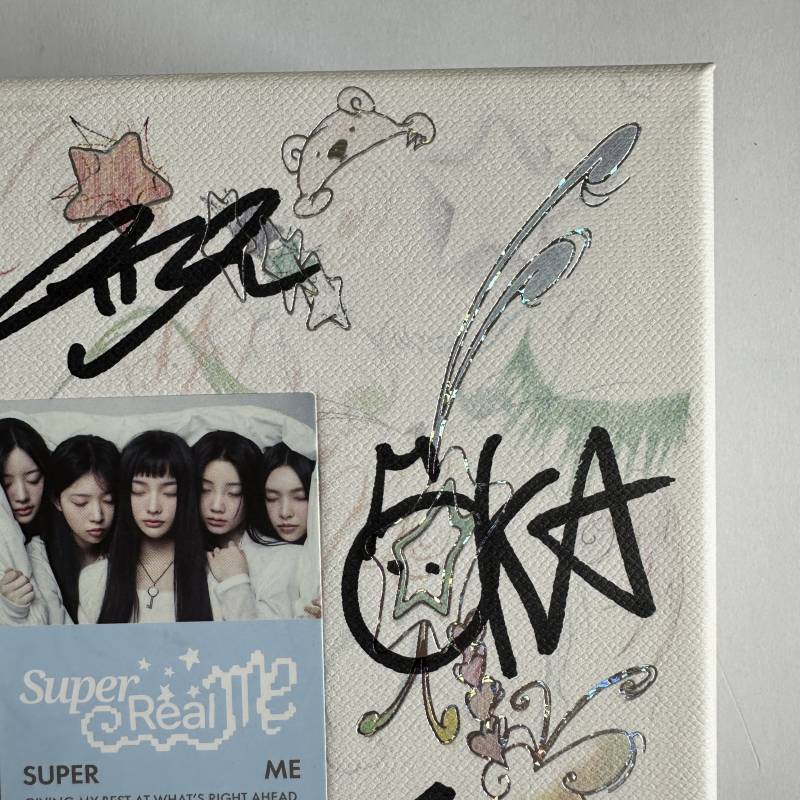 ILLIT SIGNED 1ST MINI ALBUM 'SUPER REAL ME' - SUPER ME VERSION