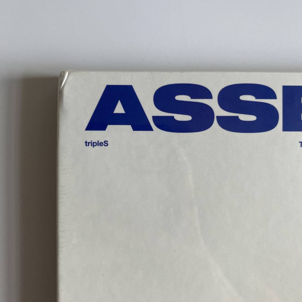 TRIPLES SIGNED DEBUT MINI ALBUM 'ASSEMBLE' - VERSION B
