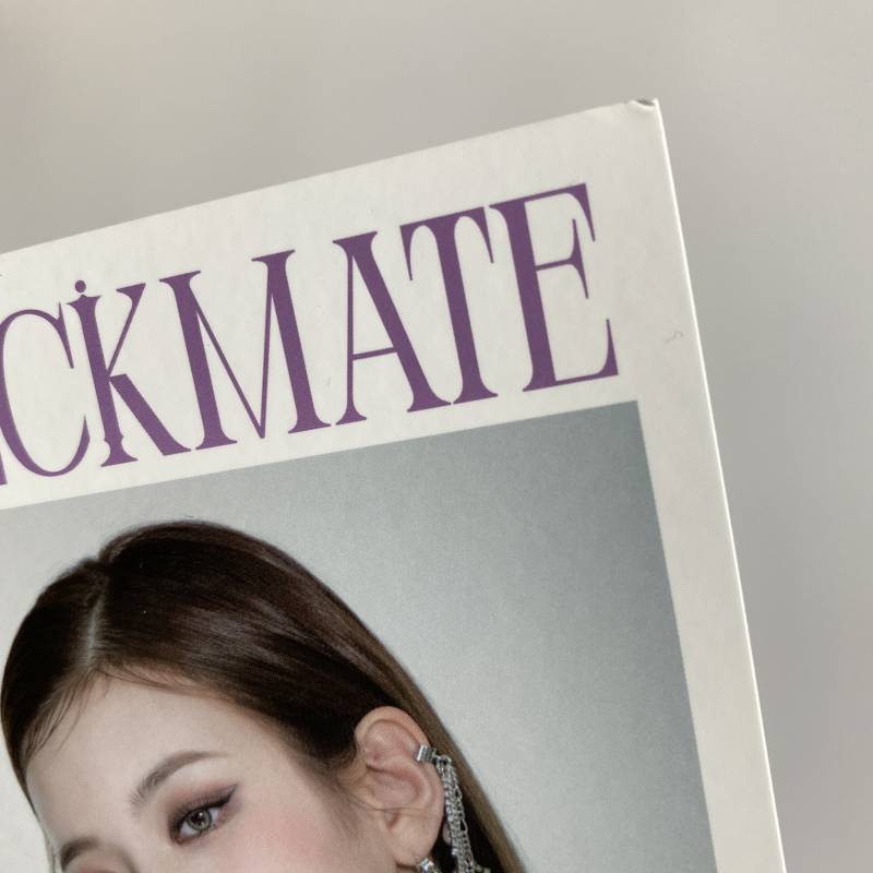 ITZY LIA SIGNED 5TH MINI ALBUM 'CHECKMATE' OFFICIAL EVENT POSTCARD